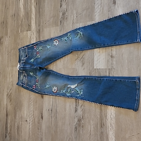 Jeans | Vintage Beautiful Embroidered Jeans Make Offer Bundle And Make ...